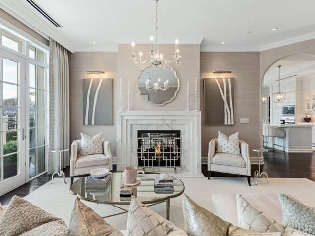 Royal Ct Unit Penthouse, North Hills, Condo For Sale
