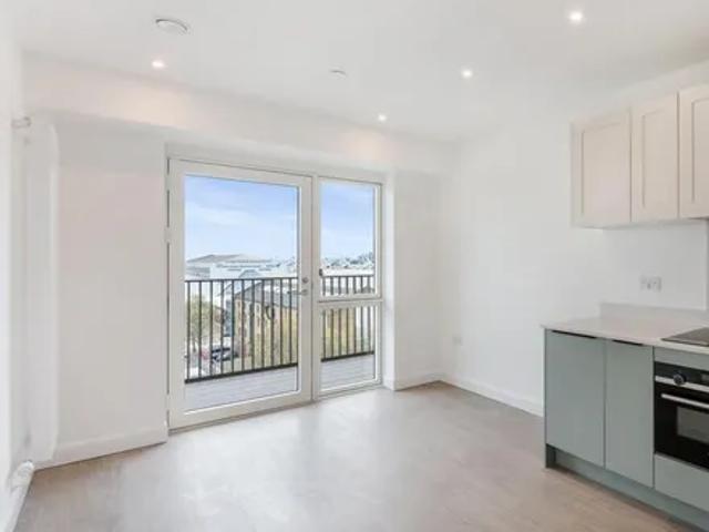 Royal Docks West, Western Gateway, Custom House, London, E16 1YX, United Kingdom | Studio apartment for rent #121300080 | Rentberry