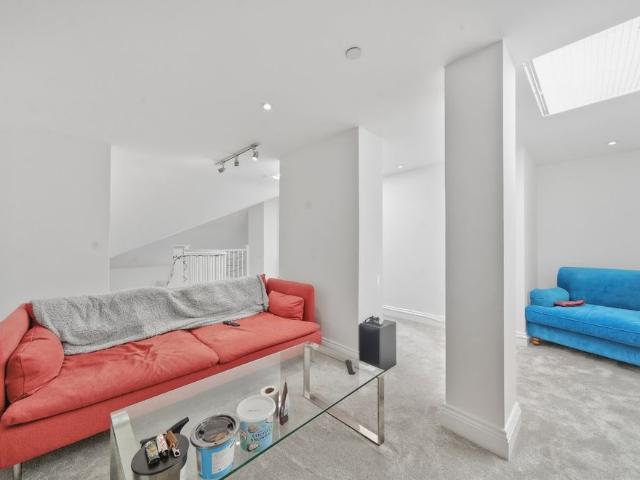 Royal Drive, London, N11