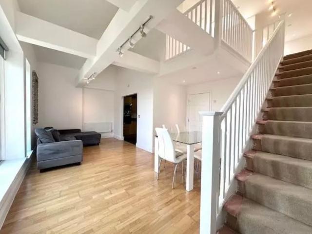 Royal Drive, London N11, 3 bed flat to rent, £3,400 pcm | PrimeLocation