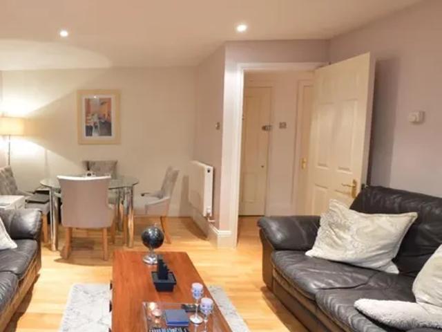 Royal Drive, London, N11 3BE, United Kingdom | 3 bed apartment for rent #167624201 | Rentberry
