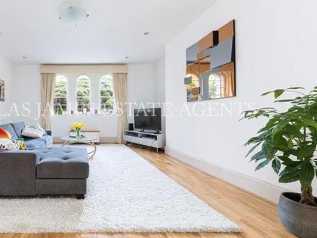 Royal Drive, London, N11 3FS, United Kingdom | 3 bed apartment for rent #138262278 | Rentberry