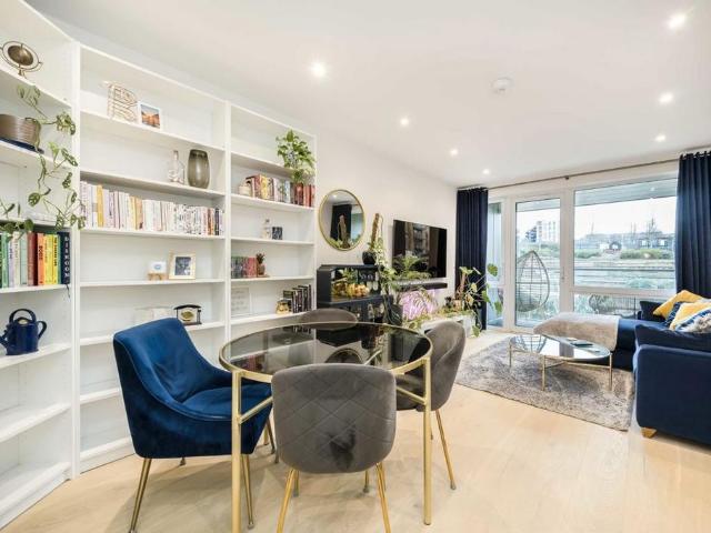 Royal Engineers Way, London NW7 1 bed flat to rent £2,000 pcm £462 pw