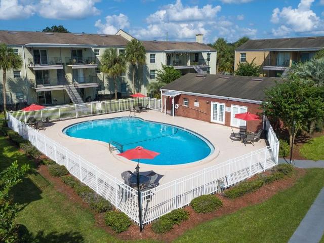 Royal Estates 1 Bedroom Apartment for Rent at 8050 Arlington Expy, Jacksonville, FL 32211 Woodland Acres