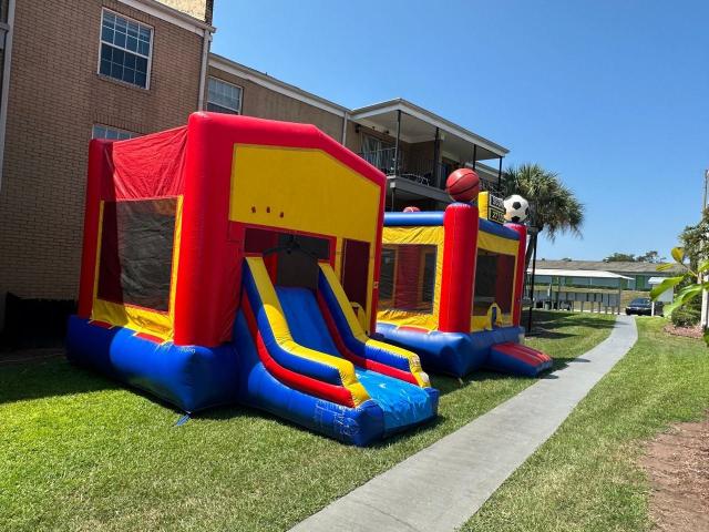 Royal Estates 2 Bedroom Apartment for Rent at 8050 Arlington Expy, Jacksonville, FL 32211 Woodland Acres