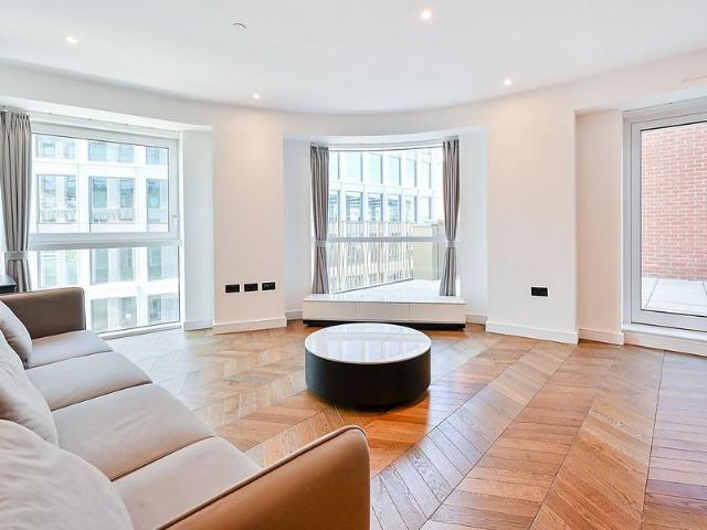 Royal Exchange, Kingston, Kingston. 2 bed flat to rent £3,300 pcm £762 pw