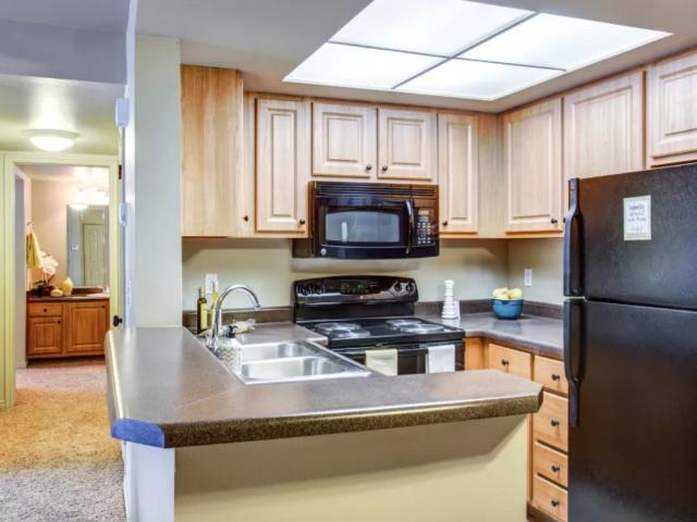 Royal Farms 2 Bedroom Apartment for Rent at 2102 E Royal Farm Dr, Cottonwood Heights, UT 84121 Cottonwood Heights