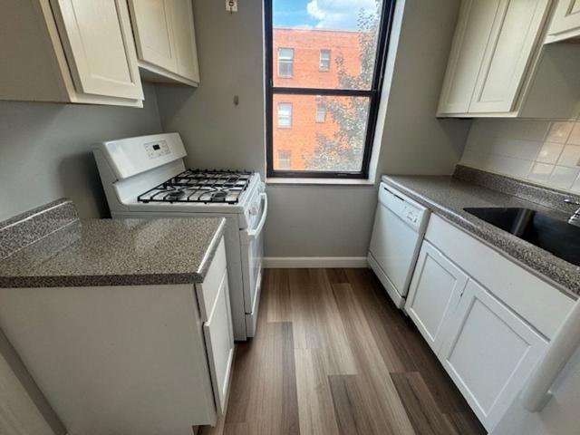 Royal Garden Apartments 2 Bedroom Apartment for Rent at 15232 Royal Dr, West Mifflin, PA 15122 West Mifflin
