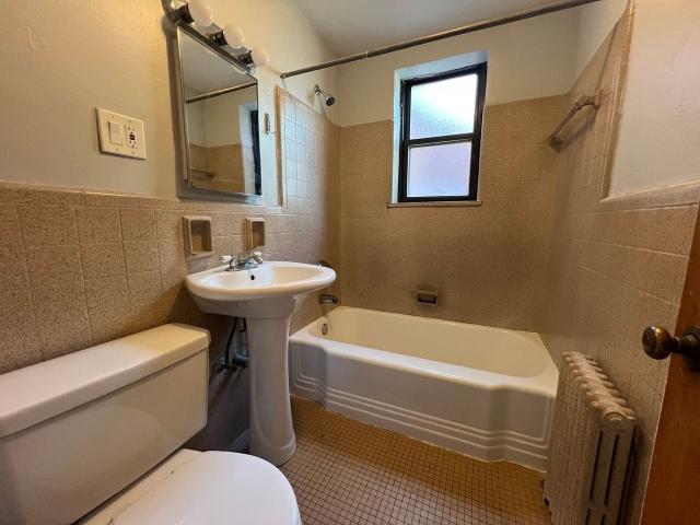 Royal Garden Apartments 2 Bedroom Apartment for Rent at 15232 Royal Dr, West Mifflin, PA 15122 West Mifflin