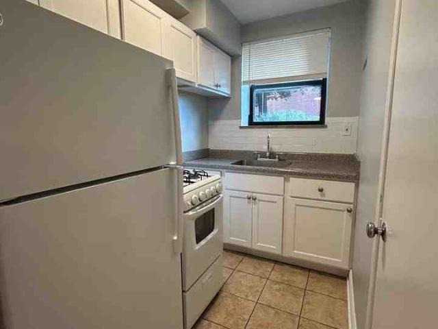 Royal Garden Apartments 3 Bedroom Apartment for Rent at 15232 Royal Dr, West Mifflin, PA 15122 West Mifflin