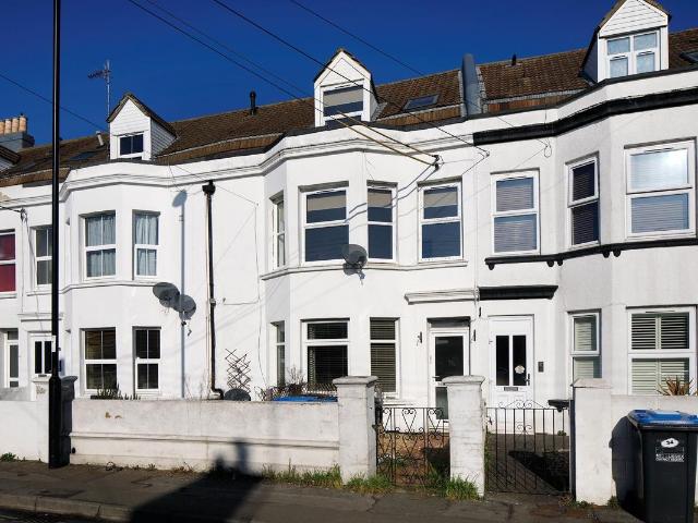 Royal George Road, Burgess Hill RH15, Room to rent, £800 pcm | PrimeLocation
