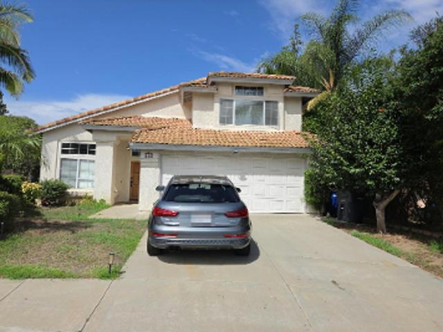 Royal Glen Dr