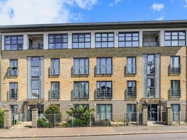 Royal House, Church Road, 2 Bedroom Flat