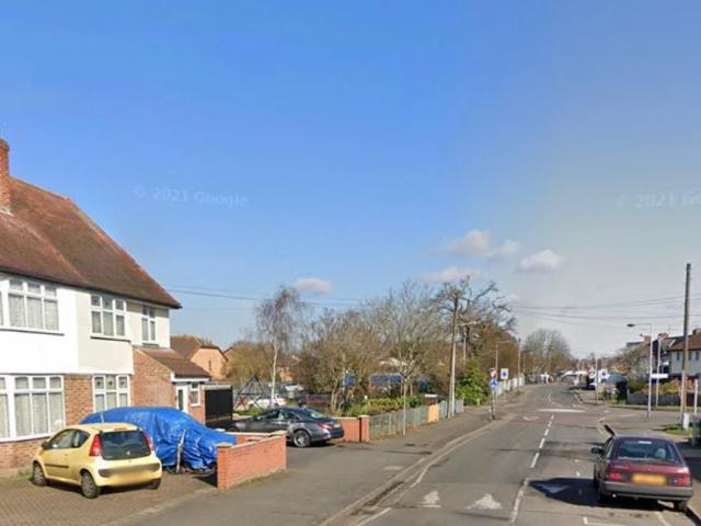 Royal Lane, Uxbridge UB7, 2 bed flat to rent, £1,695 pcm | PrimeLocation