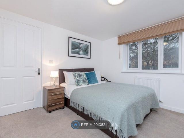 Royal Lane, West Drayton UB7, 2 bed flat to rent, £1,550 pcm | PrimeLocation