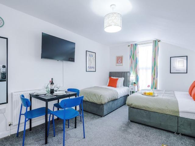 Royal Leamington Spa CV31, 1 bed flat to rent, £1,586 pcm | PrimeLocation