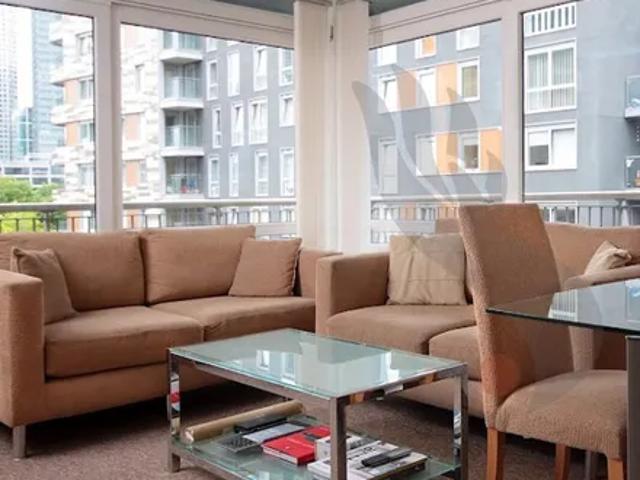 Royal Mail Poplar and Isle of Dogs Delivery Office, Burdett Road, London, E14 7AE, United Kingdom | 2 bed apartment for rent #166300665 | Rentberry