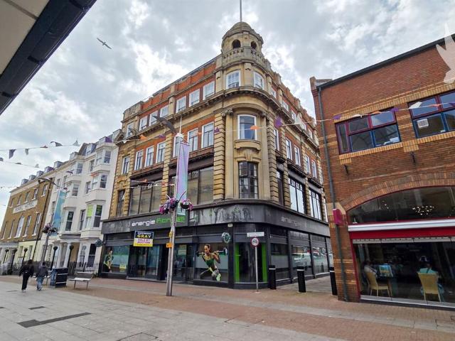Royal Mews, Southend On Sea SS1, 2 bed flat to rent, £1,250 pcm | PrimeLocation