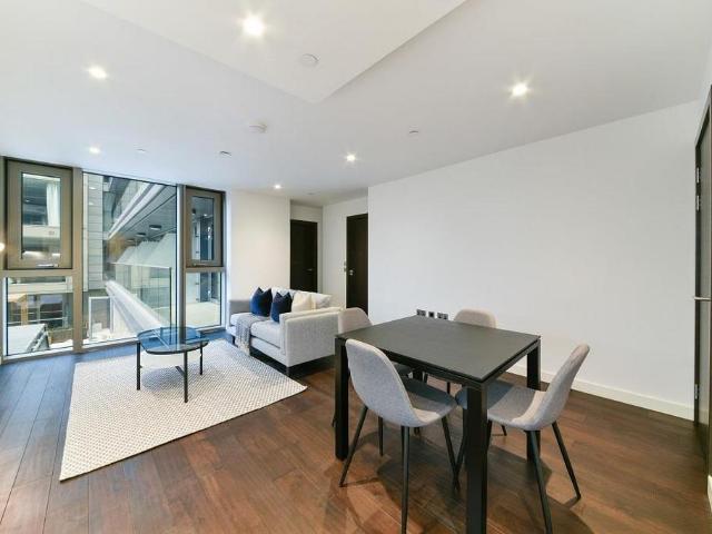 Royal Mint Street, London, E1 1 bed flat to rent £2,817 pcm £650 pw