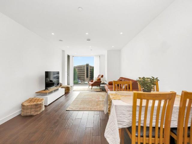 Royal Mint Street, London E1, 2 bed flat to rent, £3,225 pcm | PrimeLocation