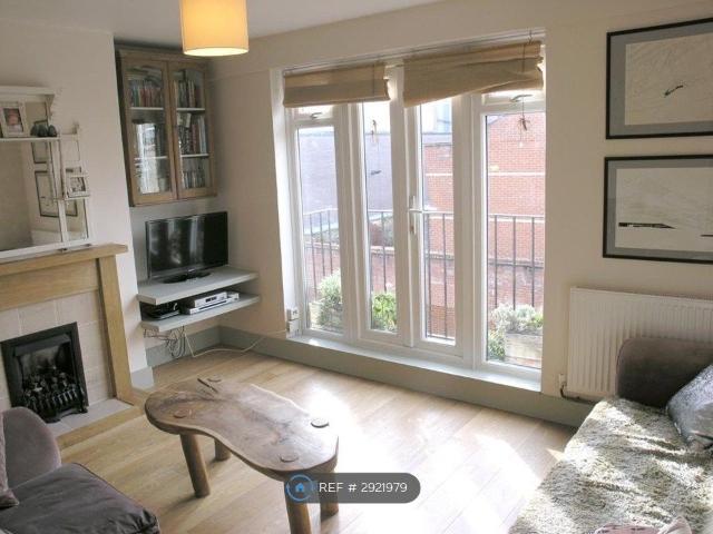 Royal Oak Court, London N1, 2 bed maisonette to rent, £2,600 pcm | PrimeLocation