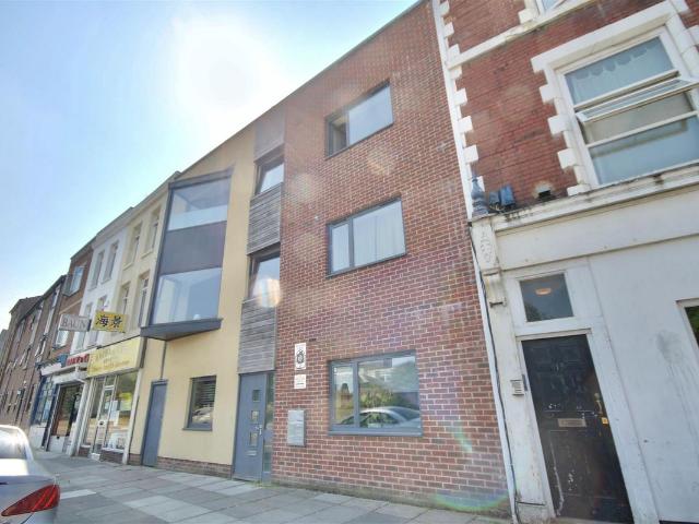 Royal Oak Court, Queen Street, Portsmouth PO1, 1 bed flat to rent, £950 pcm | PrimeLocation