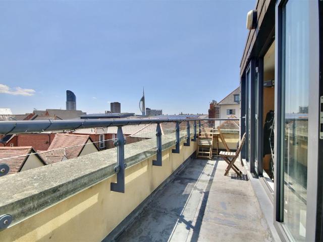 Royal Oak Court, Queen Street, Portsmouth PO1, 2 bed flat to rent, £1,200 pcm | PrimeLocation