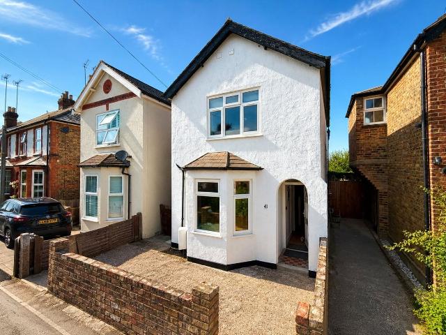 Royal Oak Road, Woking, Surrey GU21, Room to rent, £1,050 pcm | PrimeLocation