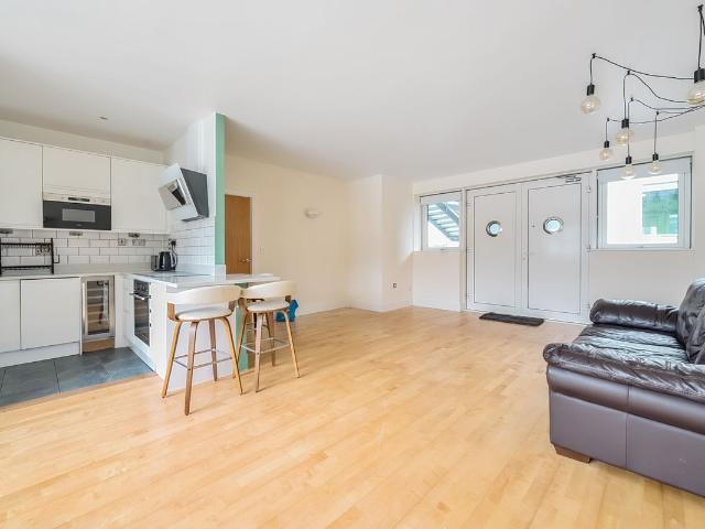 Royal Oak Yard, London SE1, 2 bed flat to rent, £2,700 pcm | PrimeLocation