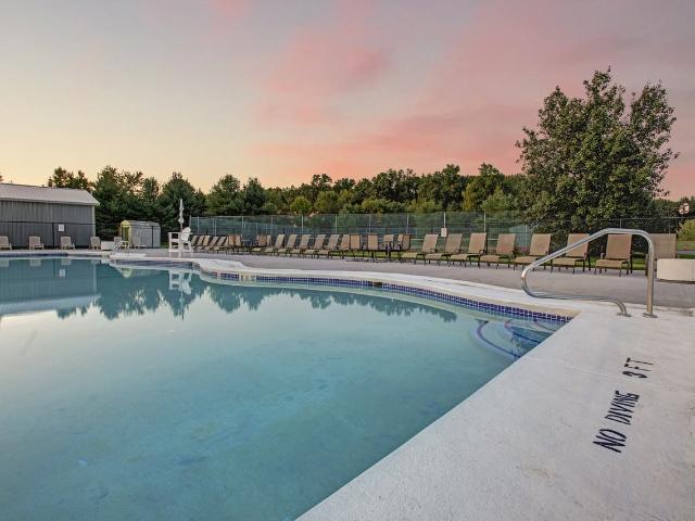 Royal Oaks and East Garden 1 Bedroom Apartment for Rent at 701 Royal Oaks Ct, Monmouth Junction, NJ 08852