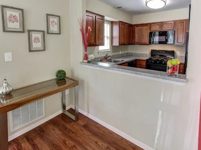 Royal Oaks and East Garden 2 Bedroom Apartment for Rent at 701 Royal Oaks Ct, Monmouth Junction, NJ 08852