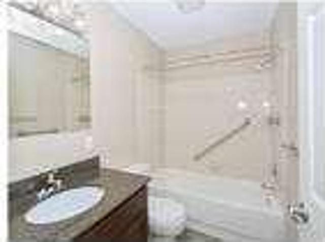 Royal Oaks has the perfect home waiting for you. Parking Available!