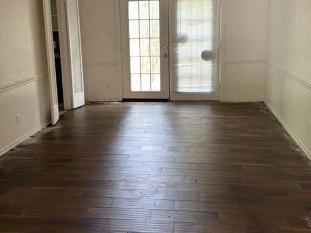 Royal Oaks 1 Bedroom Apartment for Rent at 2345 Pecos St, Beaumont, TX 77702 Old Town