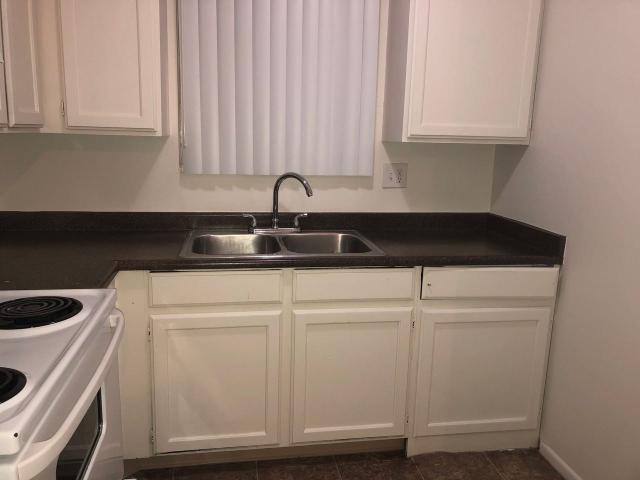 Royal Oaks 1 Bedroom Apartment for Rent at 320 E 5th Ave, Salt Lake City, UT 84103 Greater Avenues
