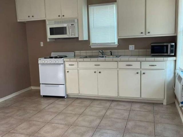 Royal Oaks 2 Bedroom Apartment for Rent at 2345 Pecos St, Beaumont, TX 77702 Old Town