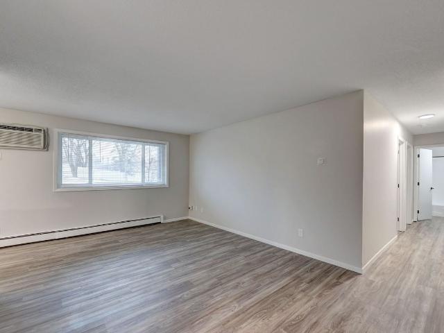 Royal Oaks 2 Bedroom Apartment for Rent at 241 249 99th Ave Ne, Blaine, MN 55434