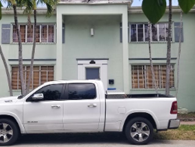 Royal Palm Ave