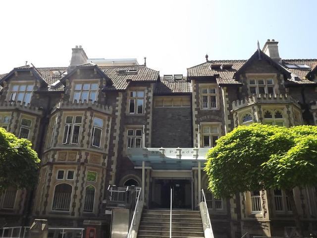 Royal Parade, Bristol, BS8 2 bed apartment to rent £1,800 pcm £415 pw