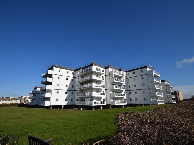 Royal Parade, Eastbourne BN22, 2 bed flat to rent, £1,500 pcm | PrimeLocation