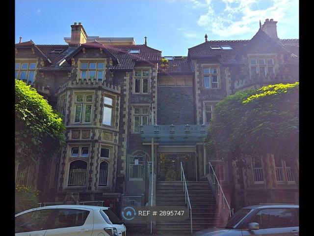Royal Parade, Tyndalls Park, Bristol BS8, 2 bed flat to rent, £1,750 pcm | PrimeLocation