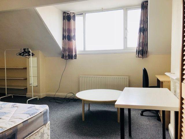 Royal Park Avenue, 24, Leeds LS6, 3 bed terraced house to rent, £1,320 pcm | PrimeLocation