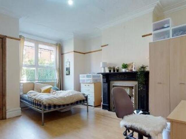Royal Park Avenue, Hyde Park, 5 Bedroom Terraced