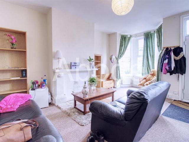 Royal Park Avenue, Hyde Park, Leeds 3 bed house to rent £1,898 pcm £438 pw