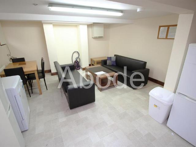 Royal Park Avenue, Hyde Park, Leeds 4 bed house to rent £1,716 pcm £396 pw
