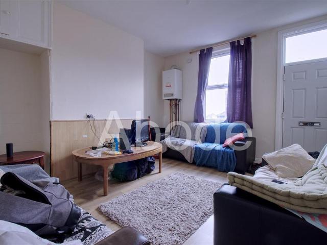 Royal Park Avenue, Hyde Park, Leeds 5 bed house to rent £2,470 pcm £570 pw