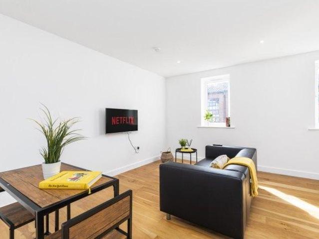 Royal Park Road 2 bed house share to rent £1,464 pcm £338 pw