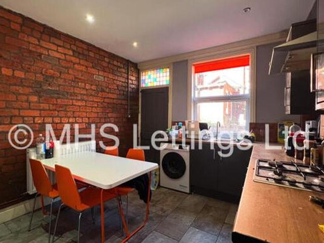 Royal Park Road, Leeds, 4 Bedroom Terraced