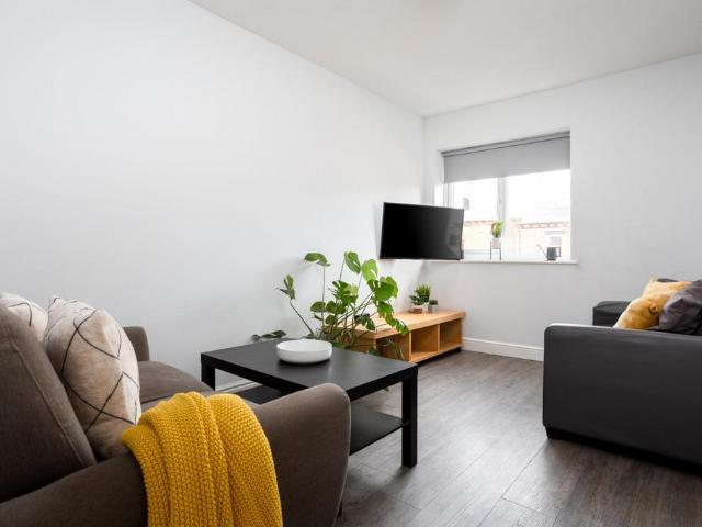Royal Park Road, Leeds LS6 3 bed house to rent £1,755 pcm £405 pw