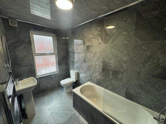Royal Park Terrace 2 bed house share to rent £1,516 pcm £350 pw