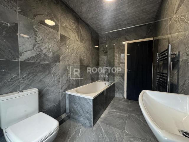 Royal Park Terrace, Leeds LS6 2 bed house to rent £1,465 pcm £338 pw